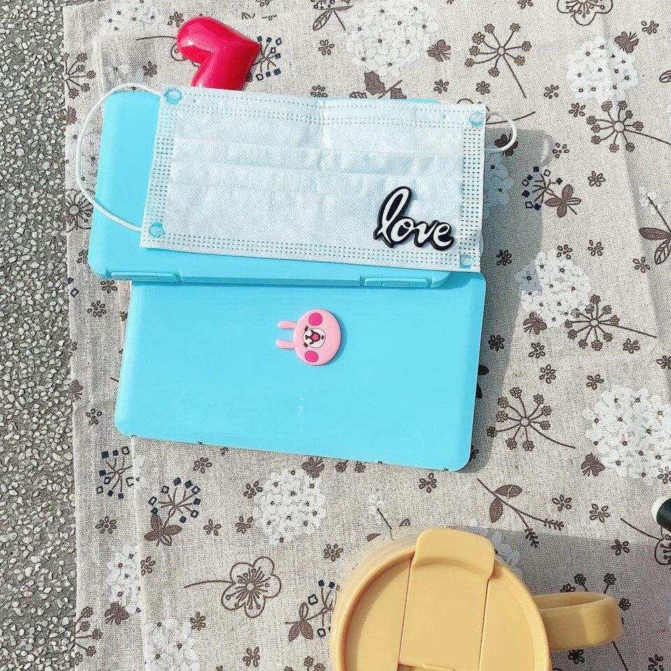 Light Blue Mask Storage Box Mask Keeper Foldable Mask Storage Face ...
